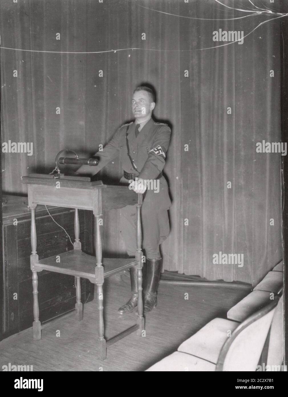 Heinrich Hoffmann Photographs 1933 Adolf Hitler's official photographer ...