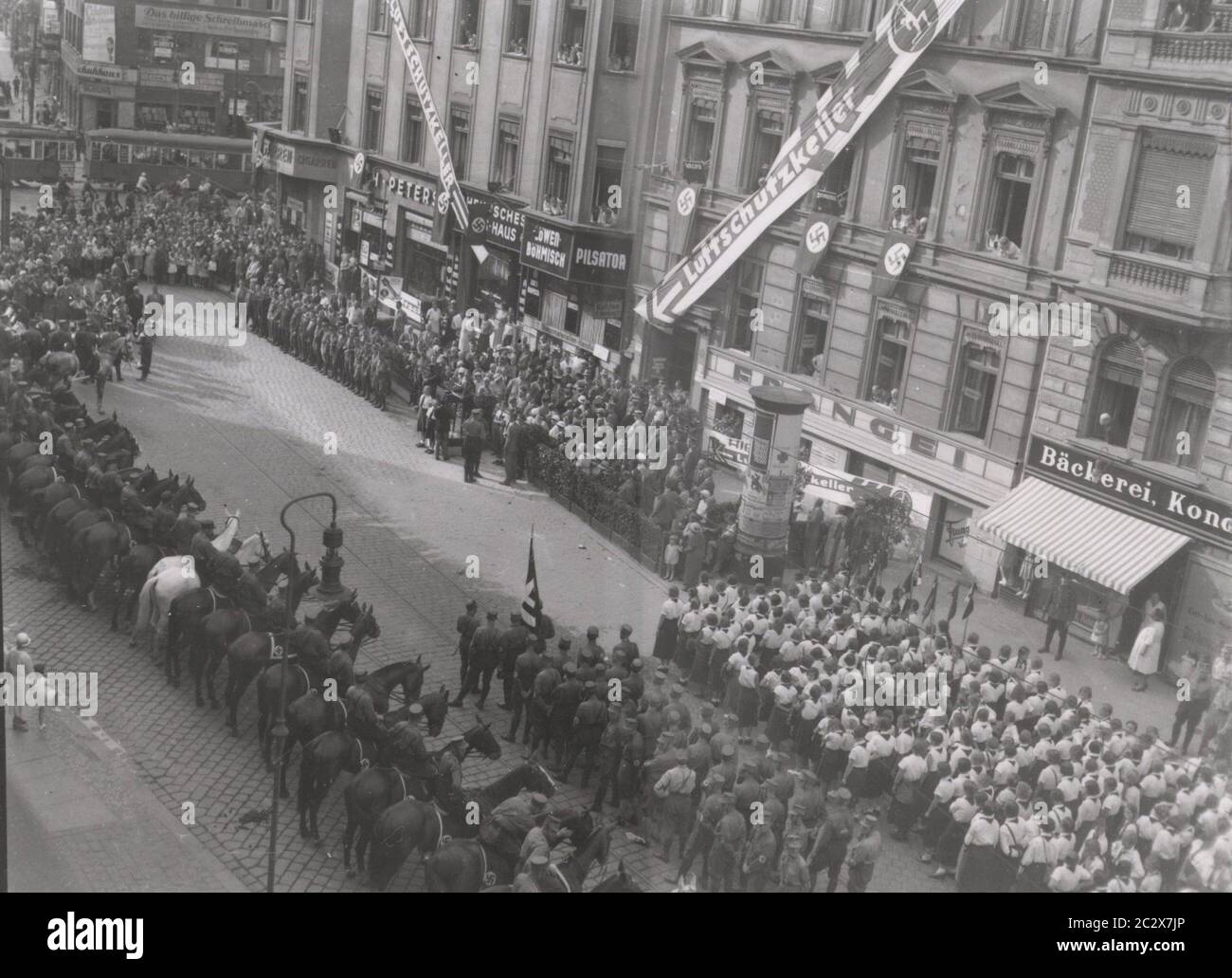 Air raid exercise in Berlin Heinrich Hoffmann Photographs 1933 Adolf ...