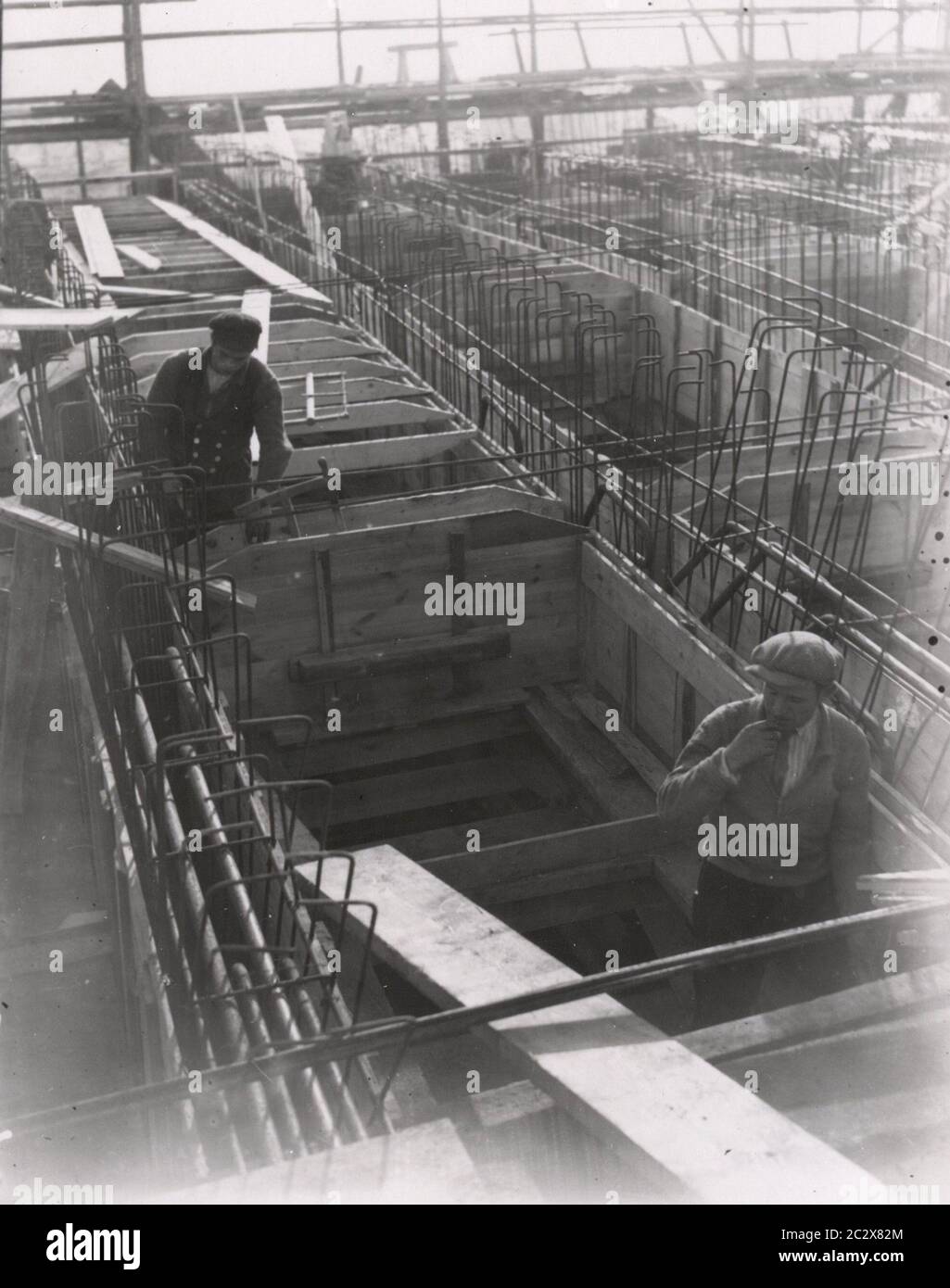 Construction sites of the Reichsautobahn near Frankfurt Heinrich ...