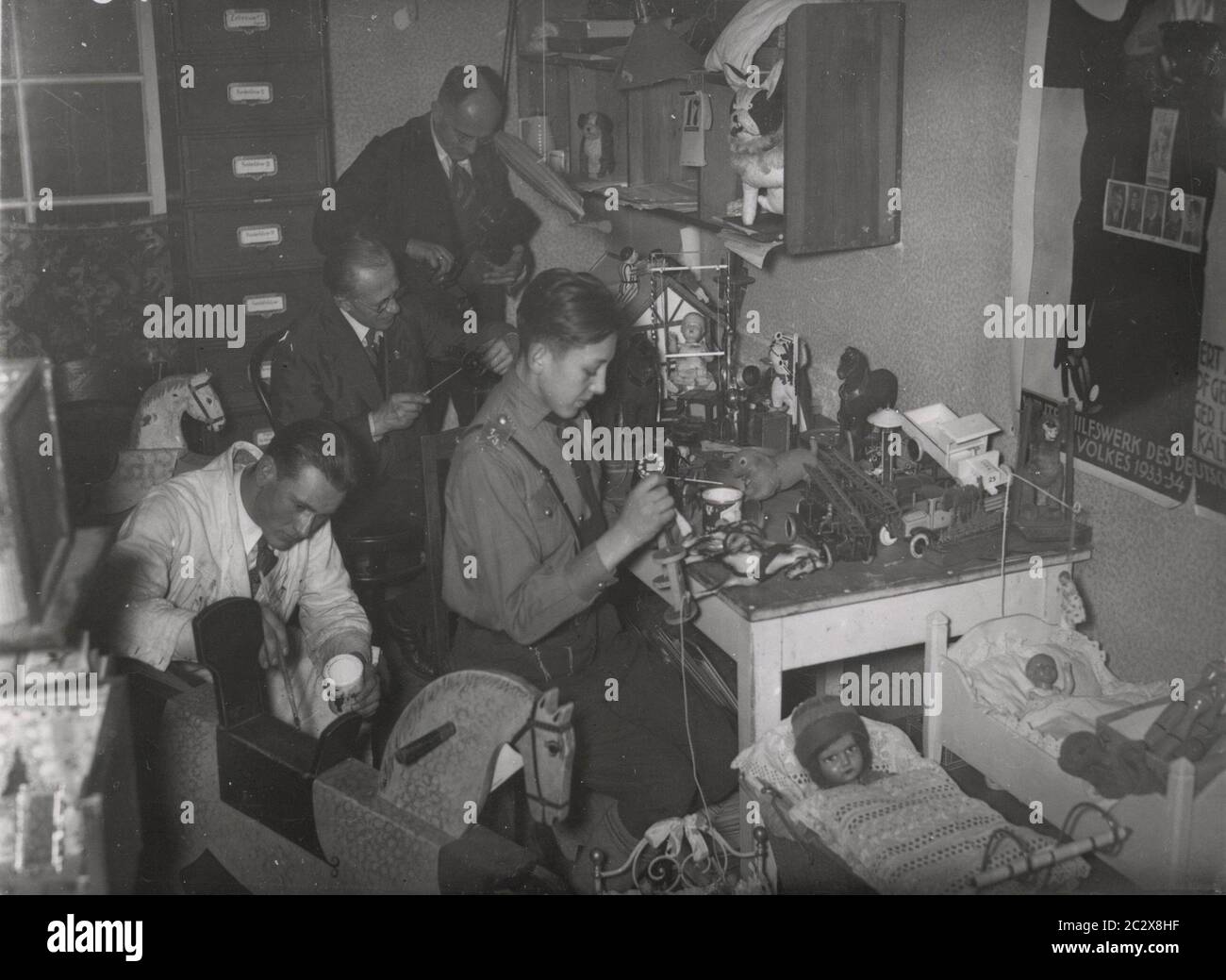 Winter relief organization Heinrich Hoffmann Photographs 1933 Adolf ...