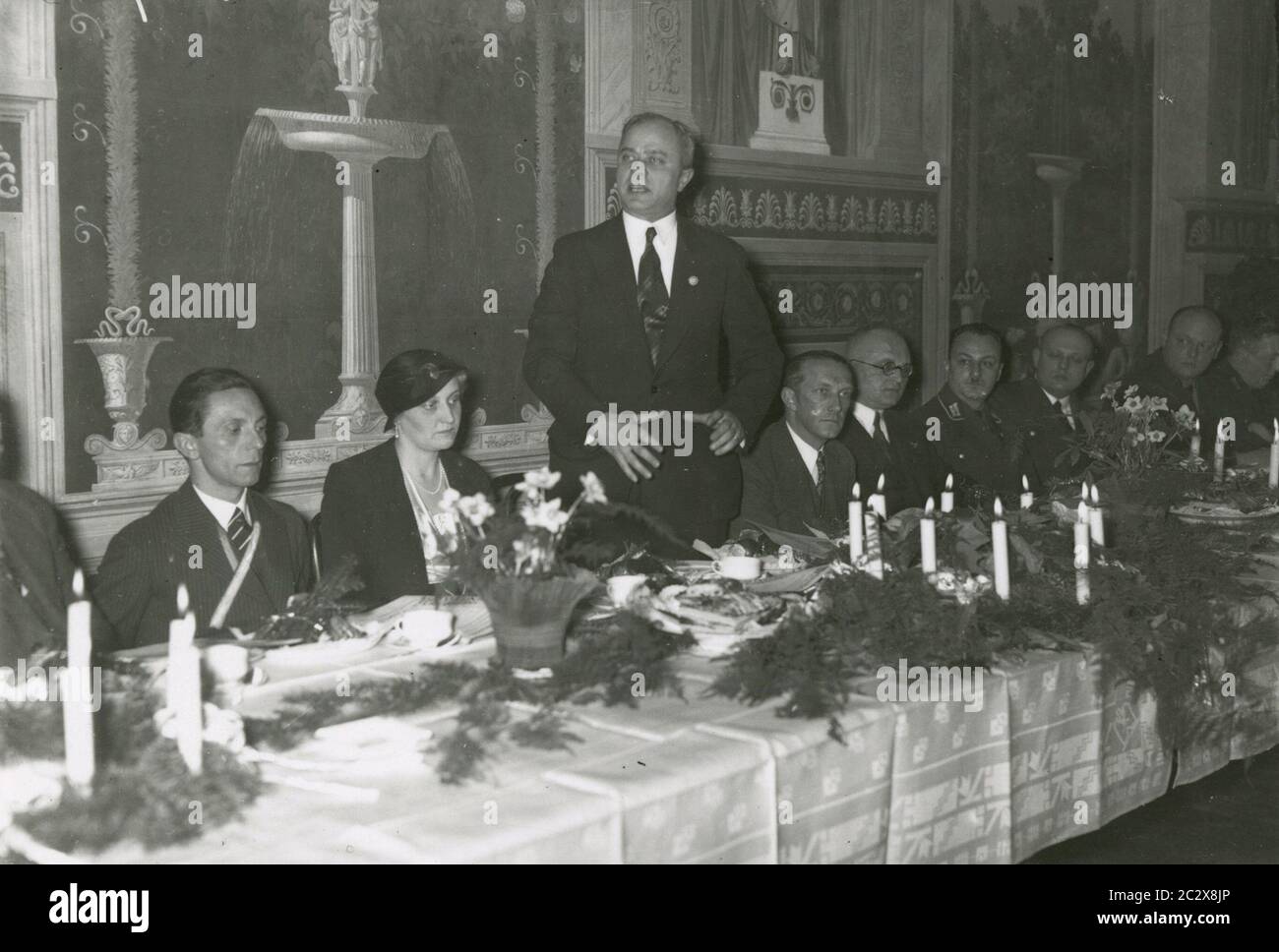 Christmas party in the Ministry of Propaganda - Ms. Goebbels and staff ...