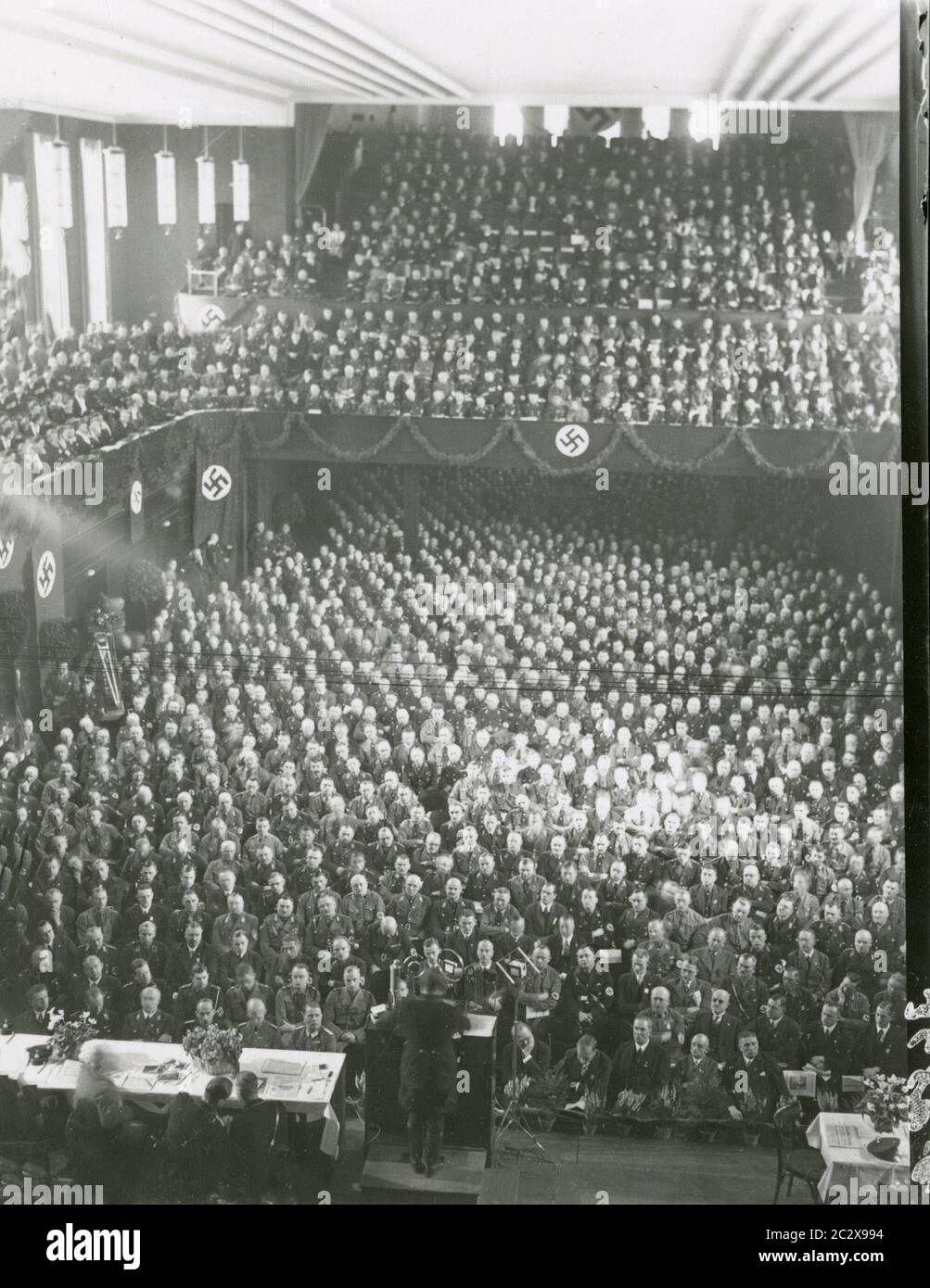 Heinrich Hoffmann Photographs 1933 Adolf Hitler's official photographer ...