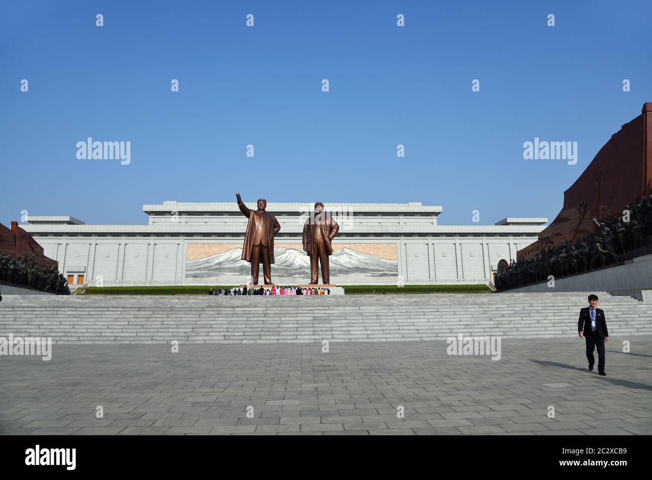 Statue of north korean leaders hi-res stock photography and images - Alamy