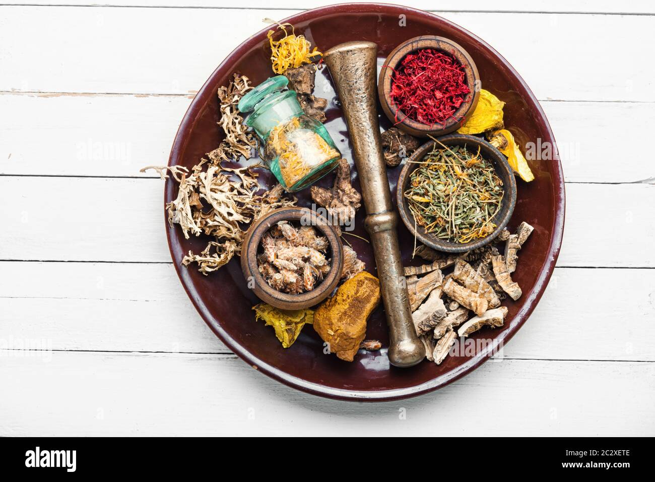 Traditional chinese medicinal herb ingredients hi-res stock photography ...