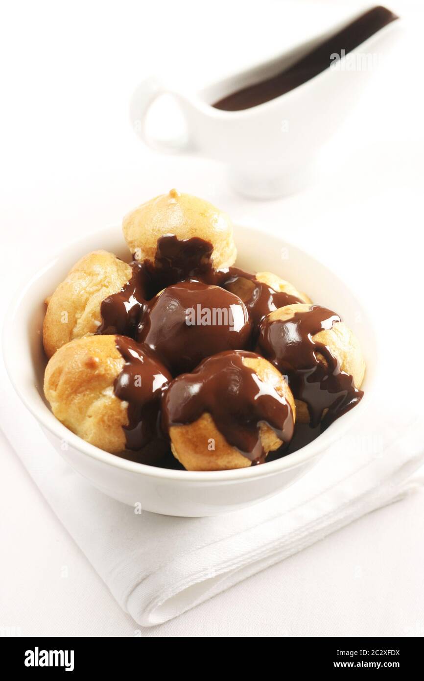 Chocolate profiteroles dessert hi-res stock photography and images - Alamy