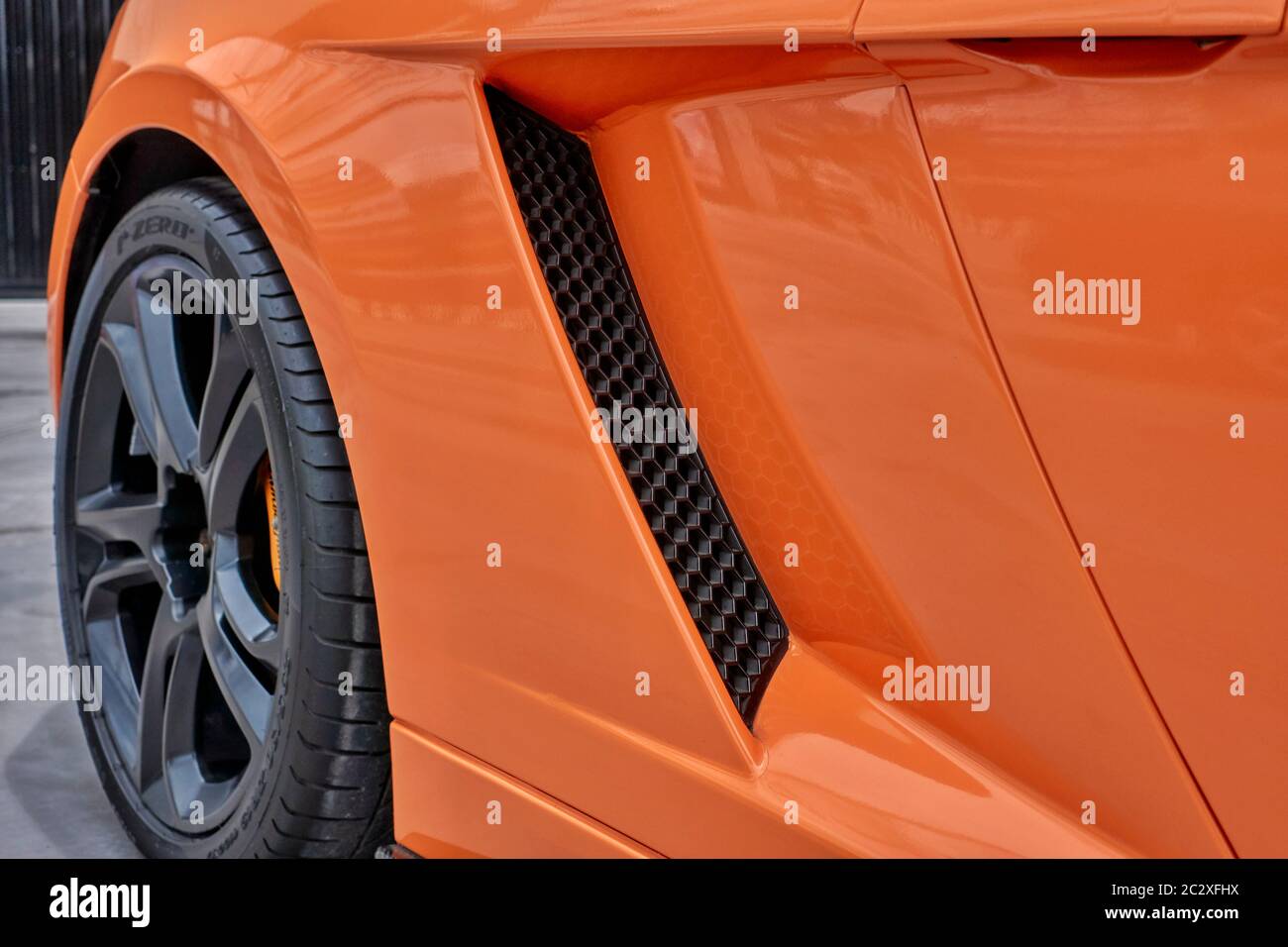 Lamborghini Gallardo LP 570 rear air intake and carbon mesh brake ...