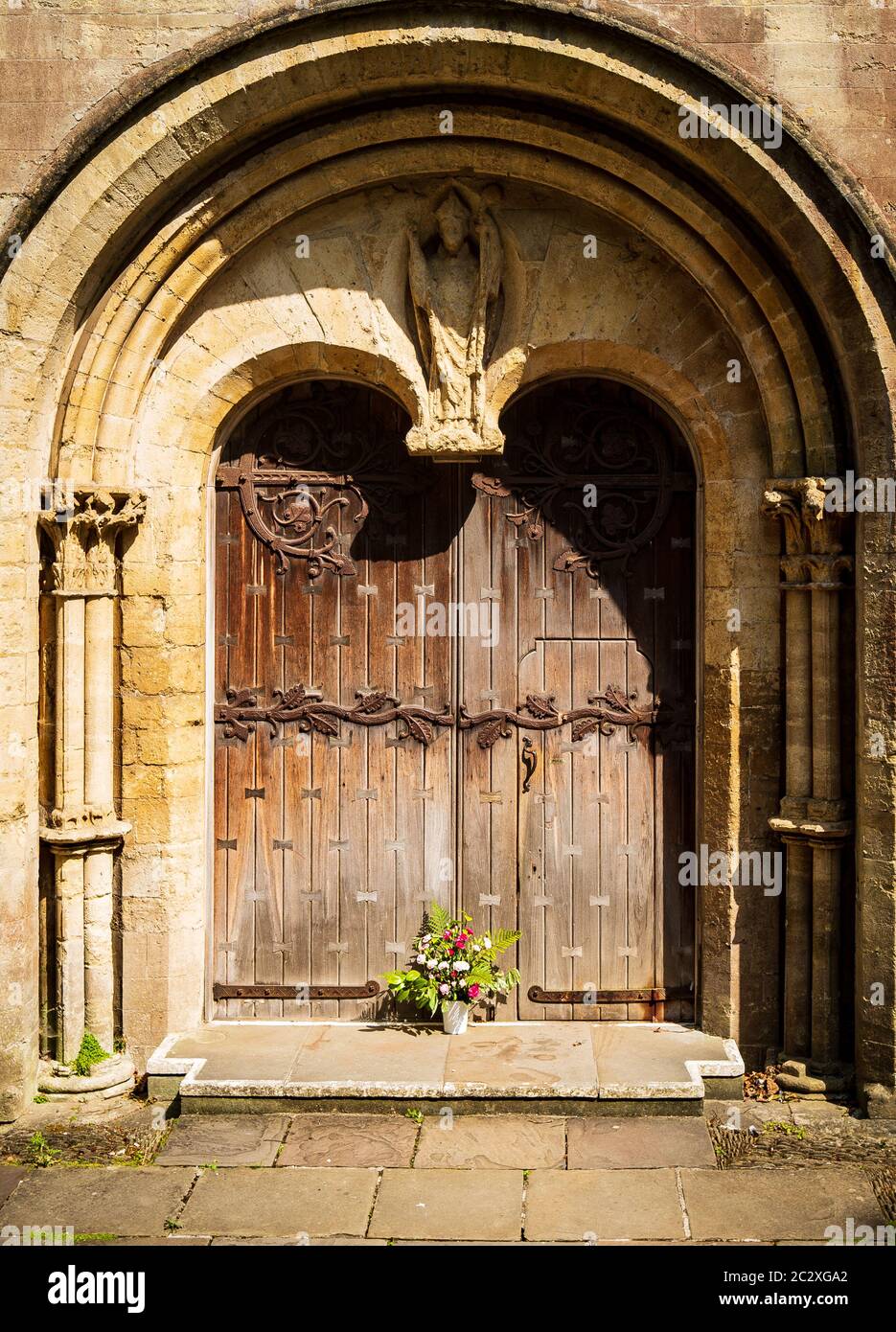 Cathedral doors hi-res stock photography and images - Alamy