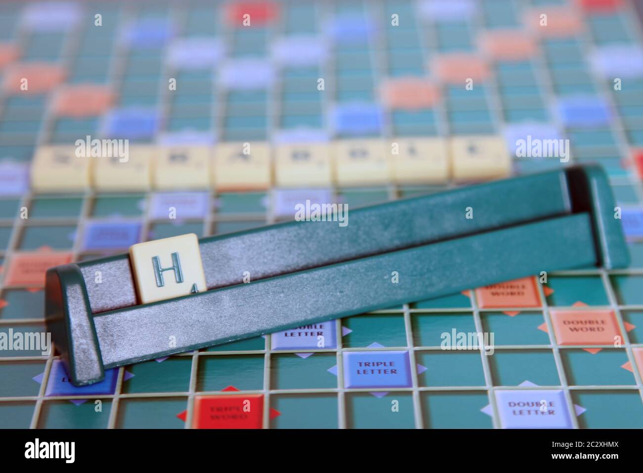 Scrabble letter h hi-res stock photography and images - Alamy