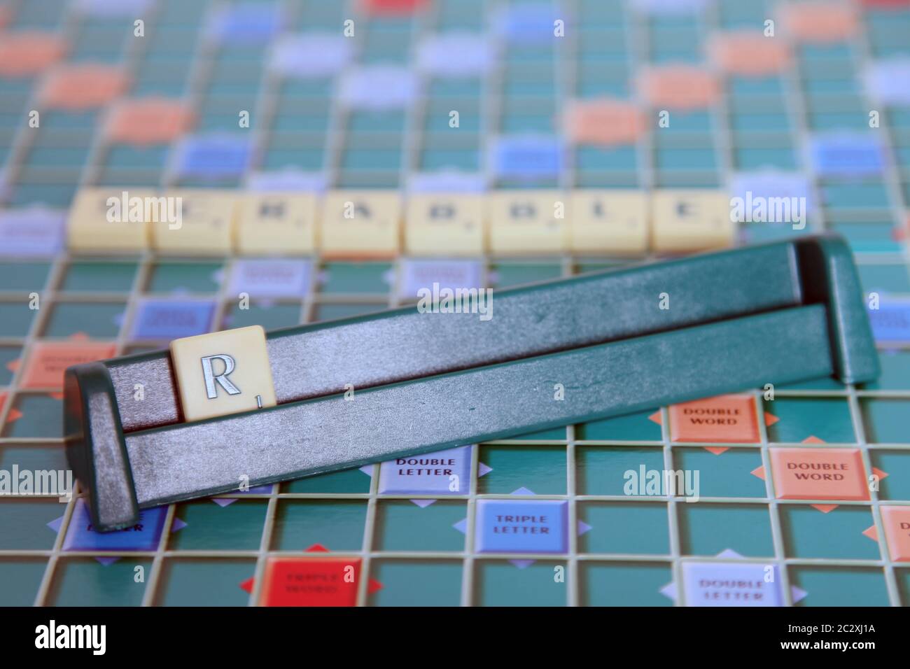 Scrabble letter r hi-res stock photography and images - Alamy