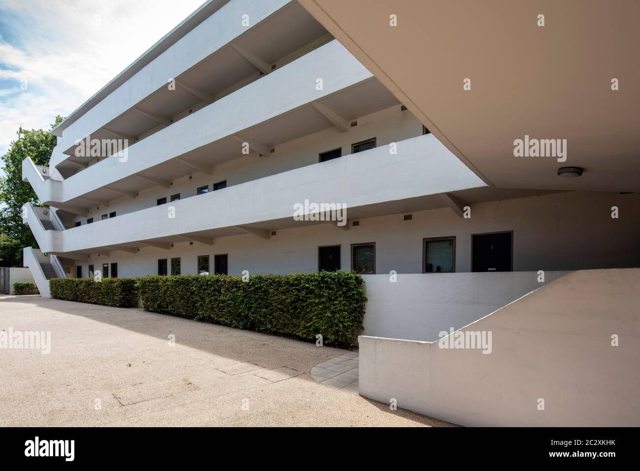 Deck access flats hi-res stock photography and images - Alamy