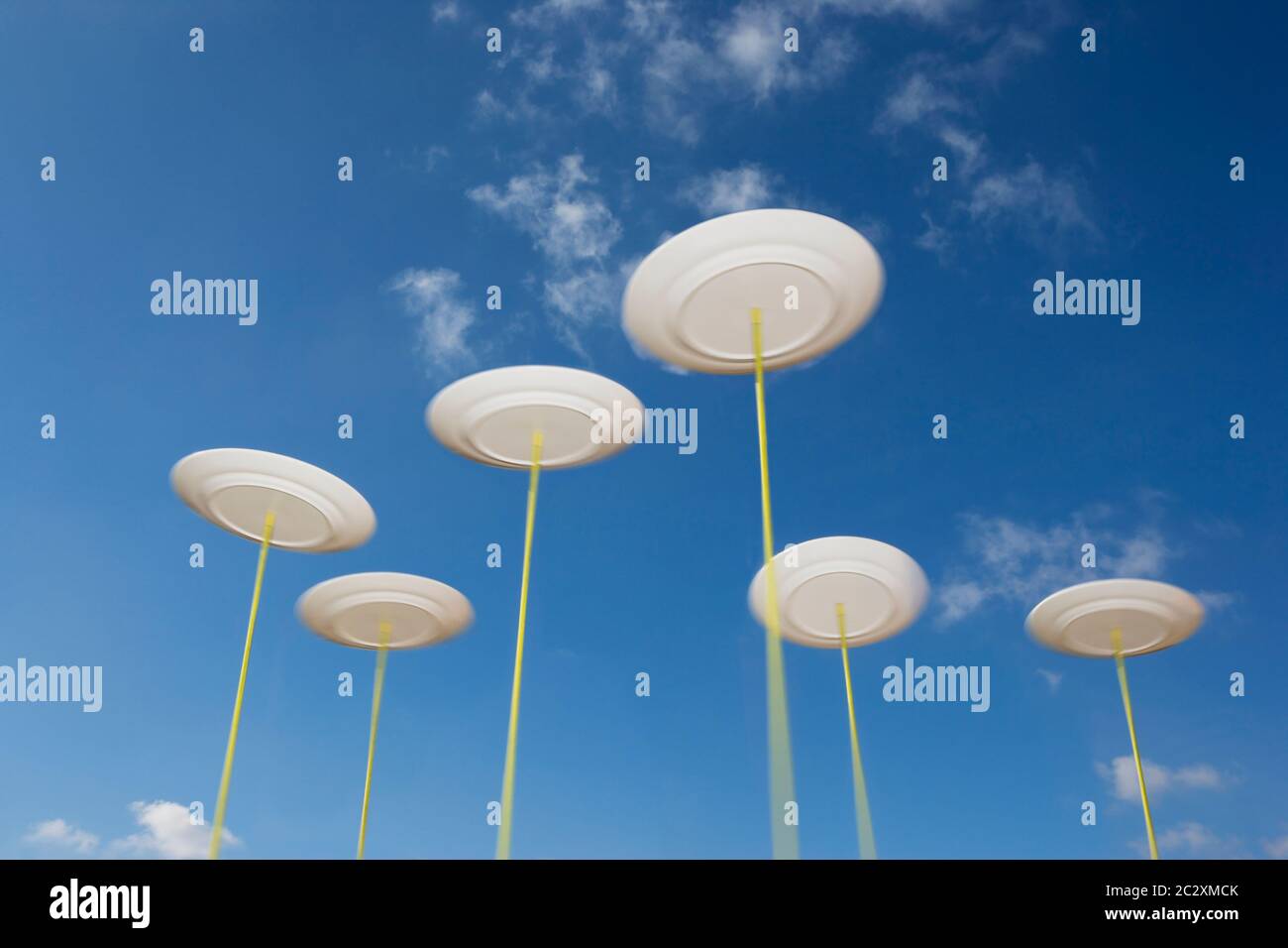 The spinning plates hi-res stock photography and images - Alamy