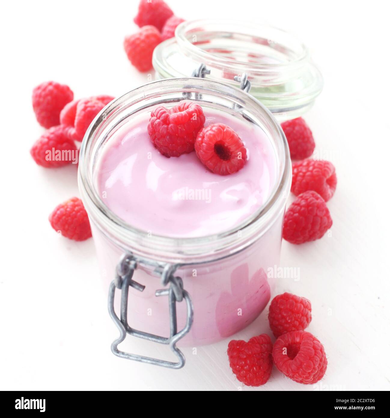 Raspberry and yogurt hi-res stock photography and images - Alamy