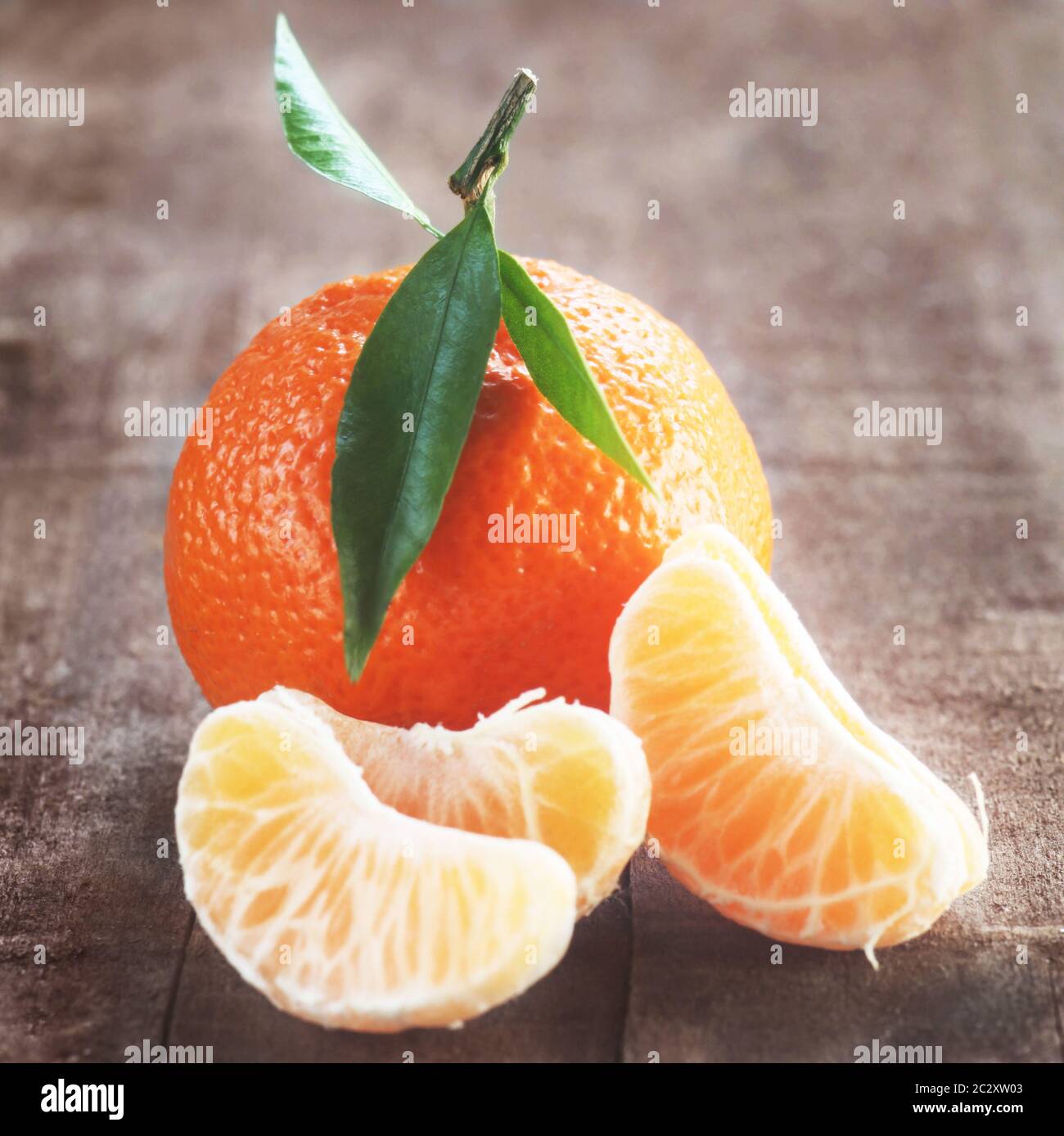 Tangerine mandarin segments hi-res stock photography and images - Alamy