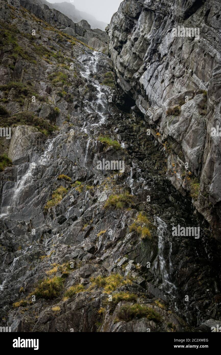 Rock edge hi-res stock photography and images - Alamy