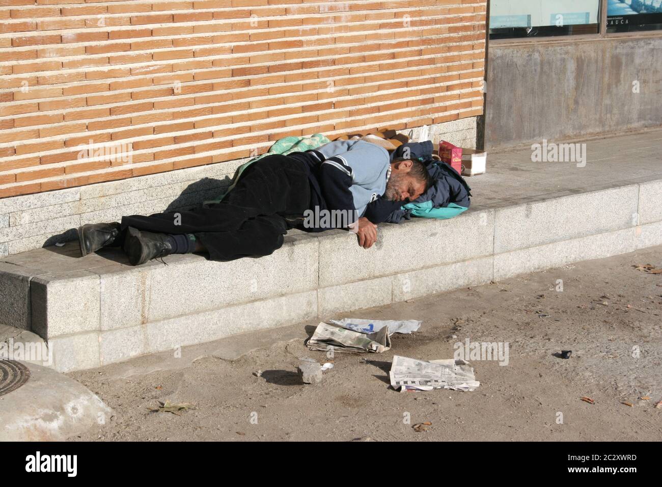 Homelessness poor poverty sleep hi-res stock photography and images - Alamy