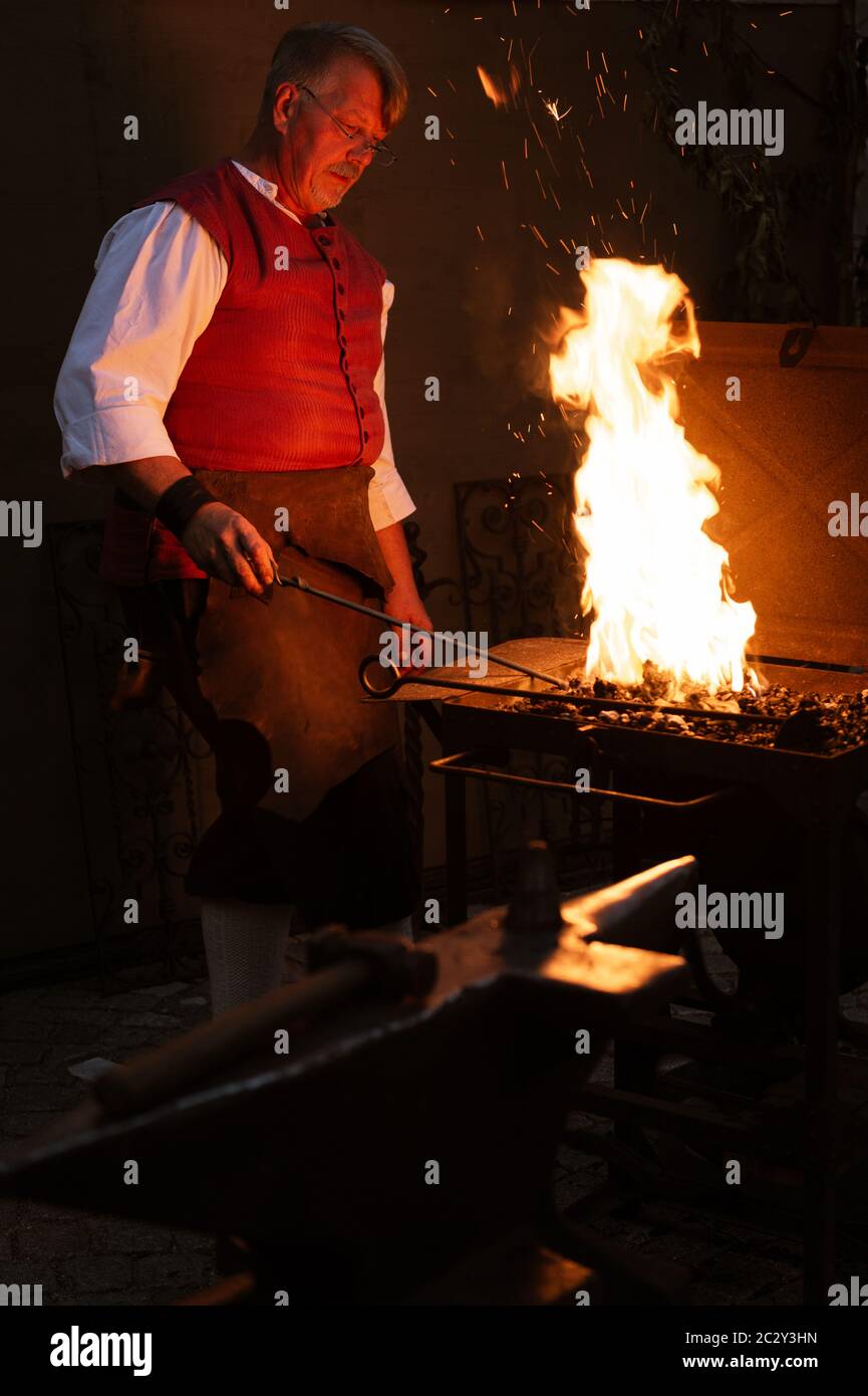 Hammer forge hi-res stock photography and images - Alamy