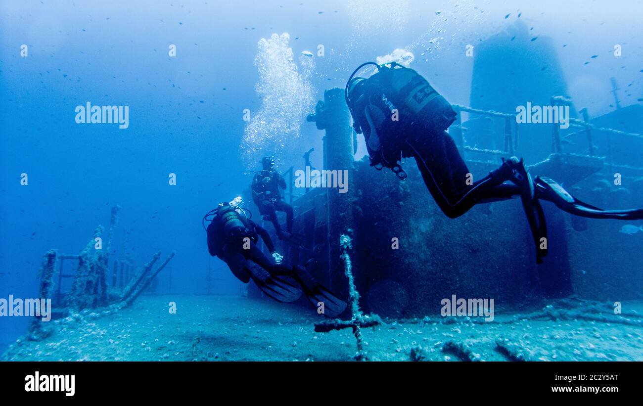 Scuba diving, diving, shipwreck Stock Photo - Alamy