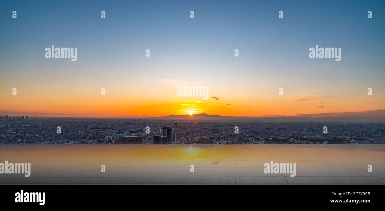 Shibuya scramble square skyscraper hi-res stock photography and images ...