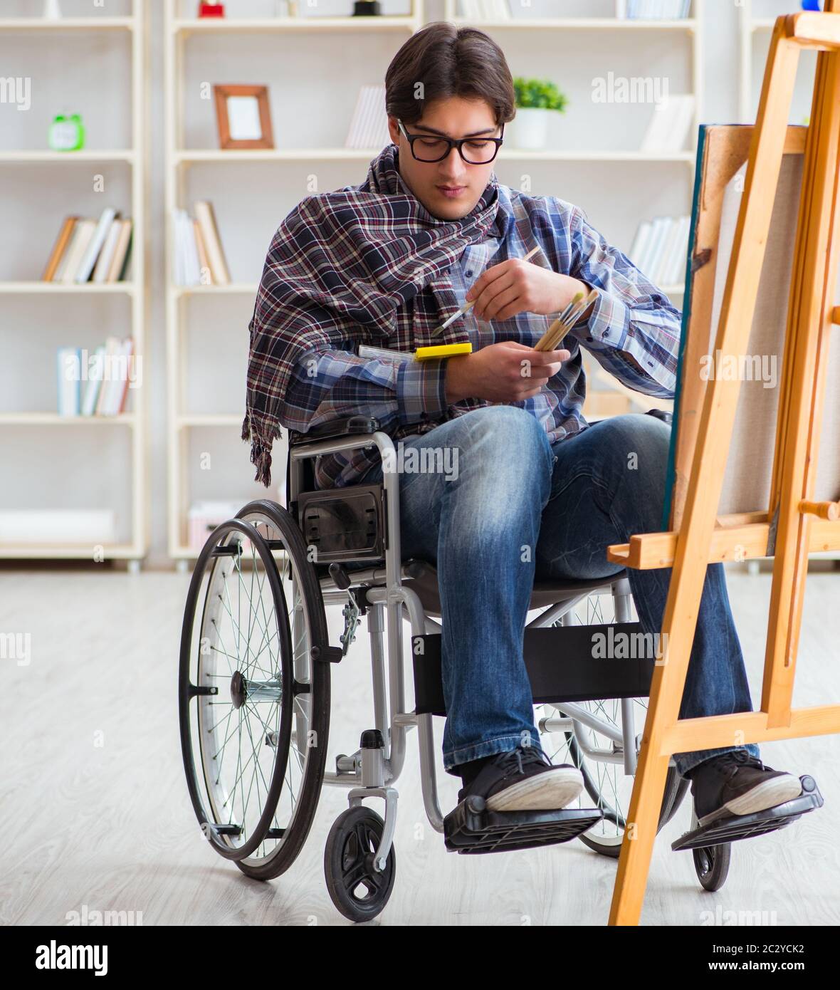 Disabled artist painting hi-res stock photography and images - Alamy