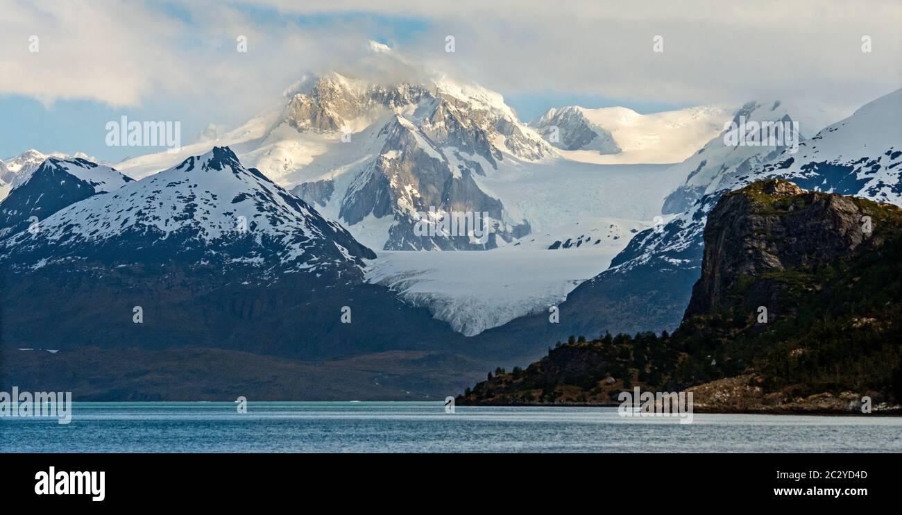 Cordillera mountain range hi-res stock photography and images - Alamy