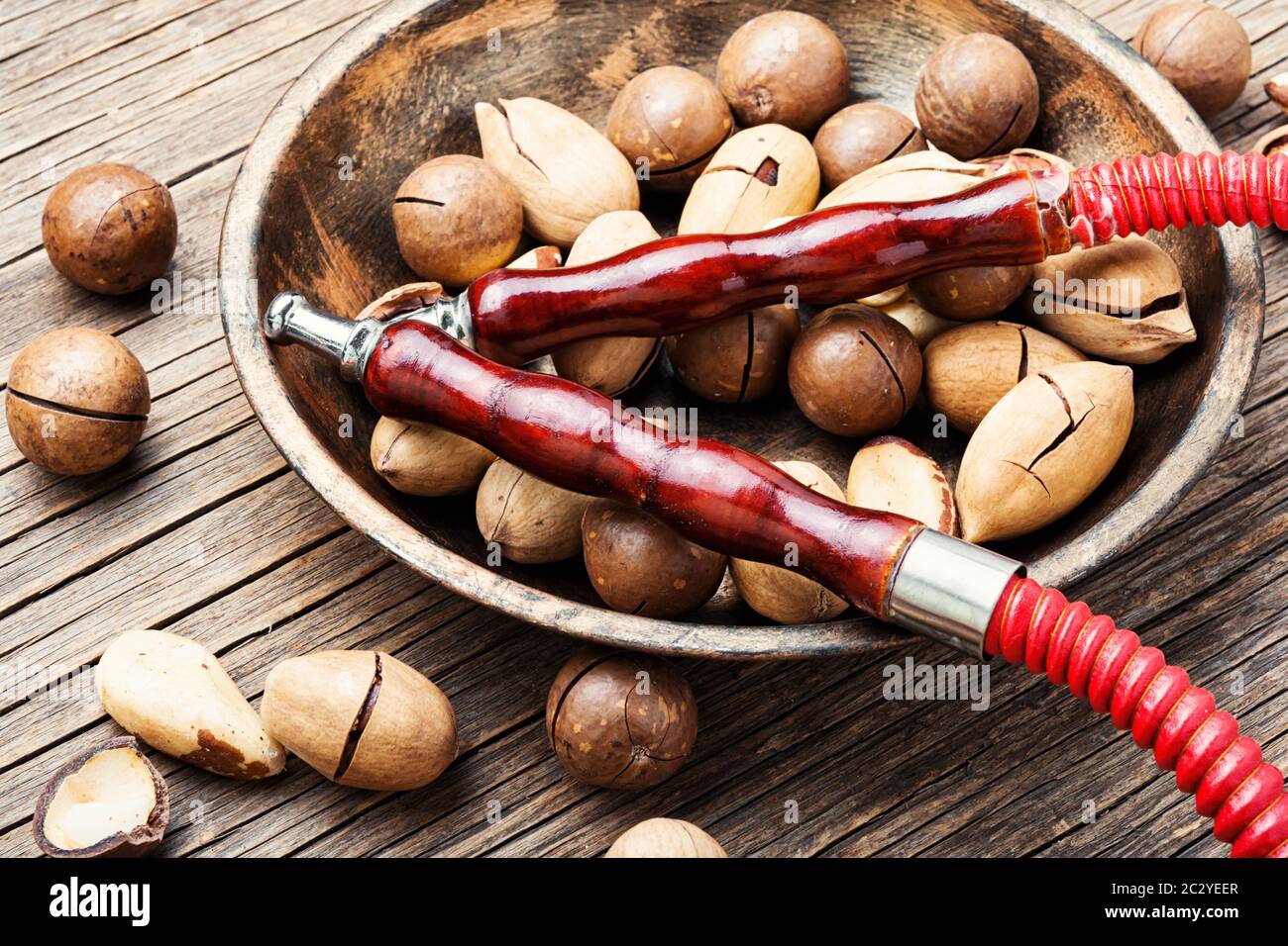 Tobacco smoking hookah with the aroma of nuts Stock Photo - Alamy