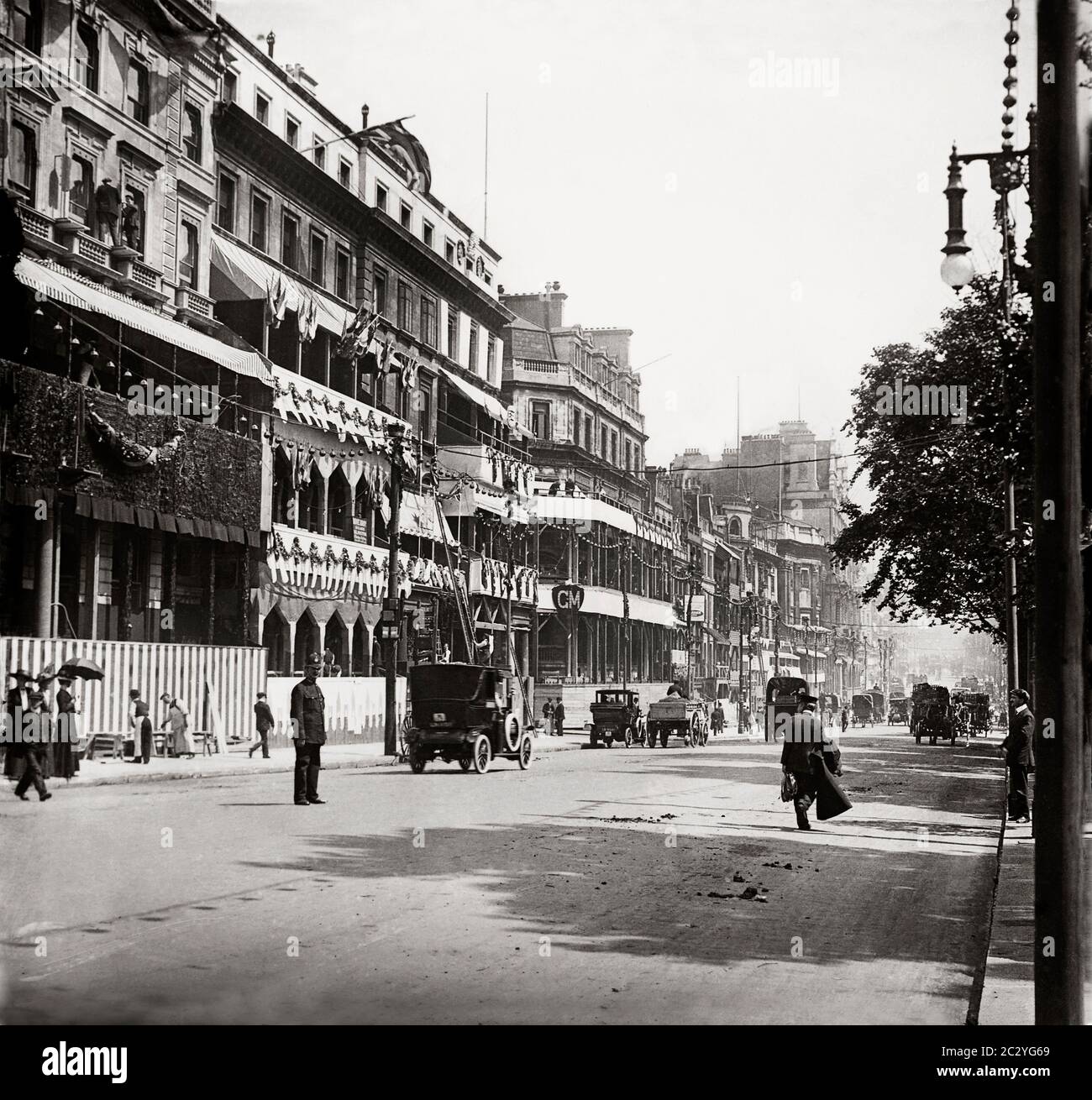 Historical Britain, English city streets and landscapes circa 1900 ...