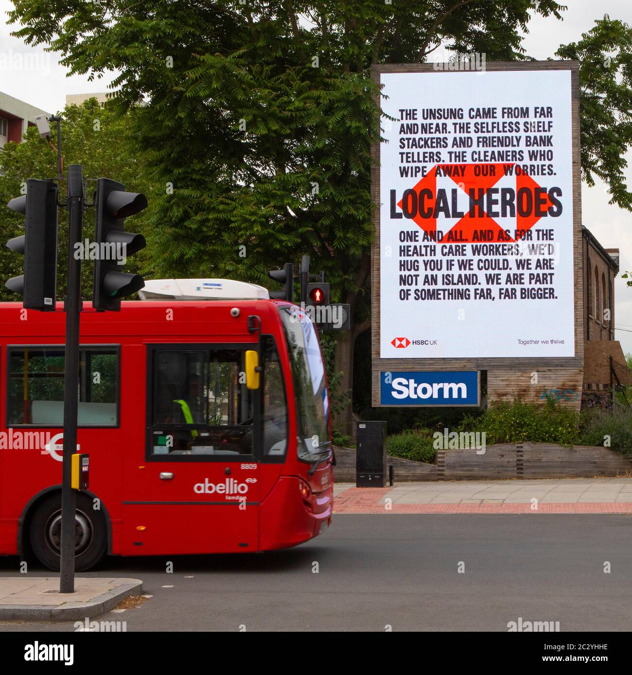 Hsbc advert hi-res stock photography and images - Alamy