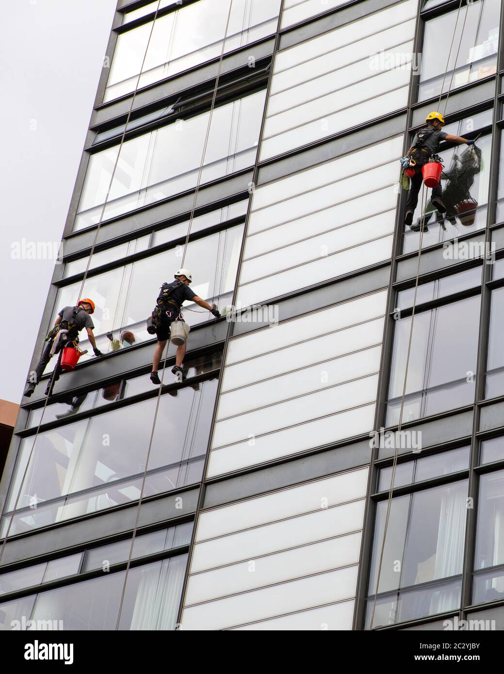 Rope access window cleaning hi-res stock photography and images - Alamy