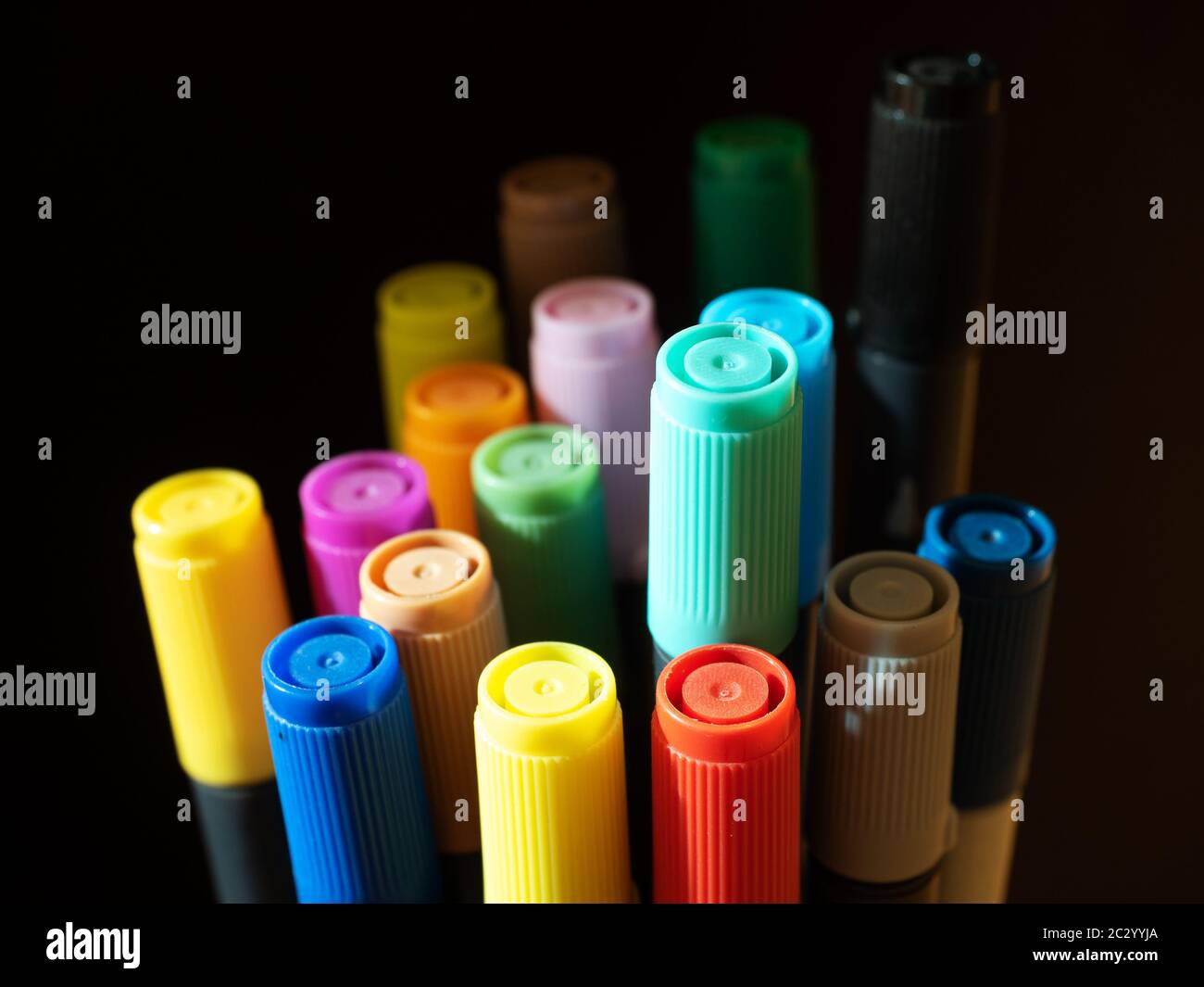 Group of yellow pens hi-res stock photography and images - Alamy