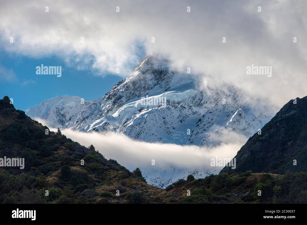 Summit of the Aoraki, Mount Cook, Mount Cook National Park, Twizel ...