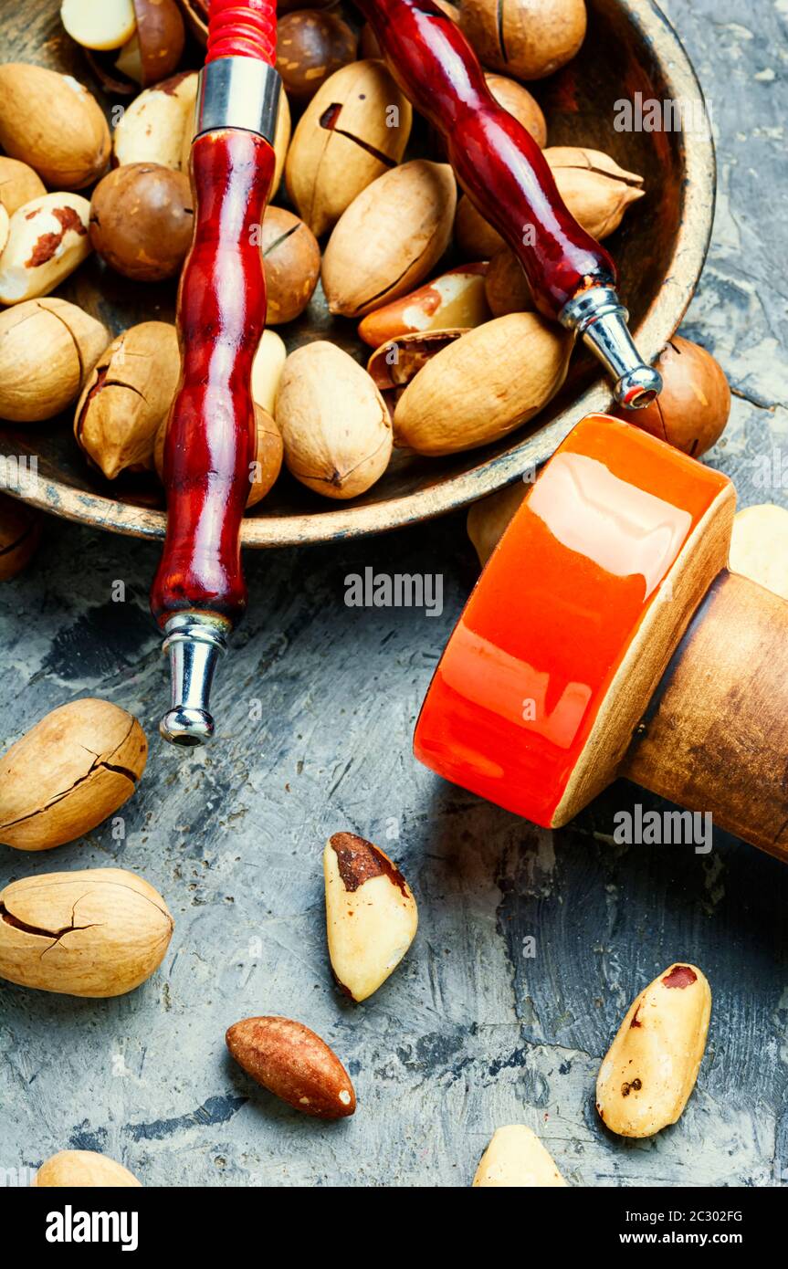 Tobacco smoking hookah with the aroma of nuts Stock Photo - Alamy