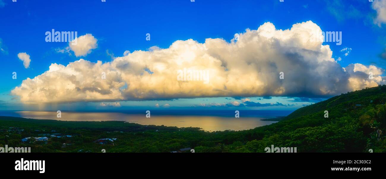 Hawaii morning clouds hi-res stock photography and images - Alamy