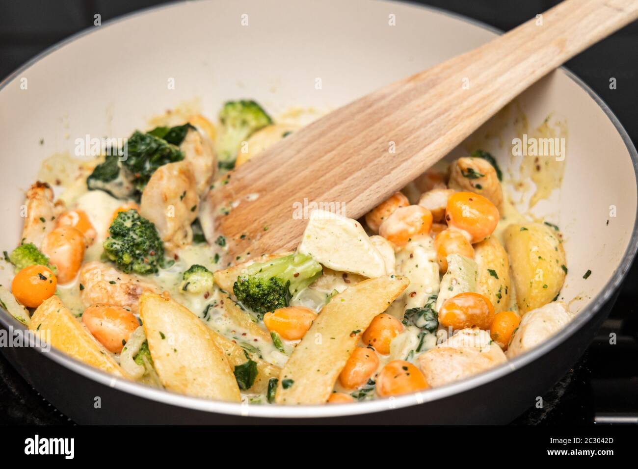quick meal vegetable pan Stock Photo - Alamy