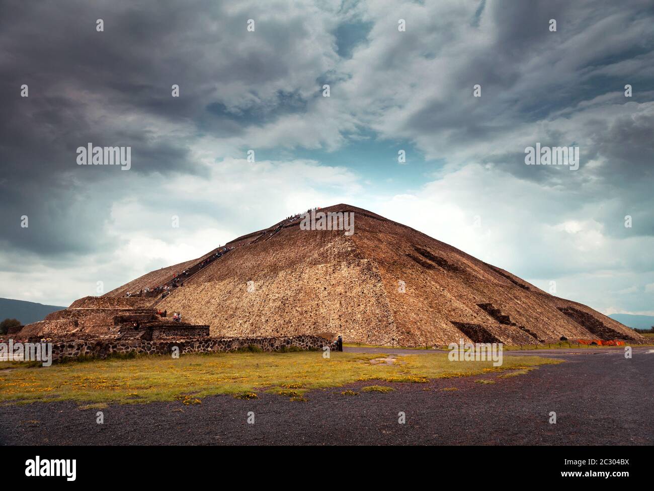 Famous Mexican pyramids, Avenue of the Dead, Aztec historical heritage ...