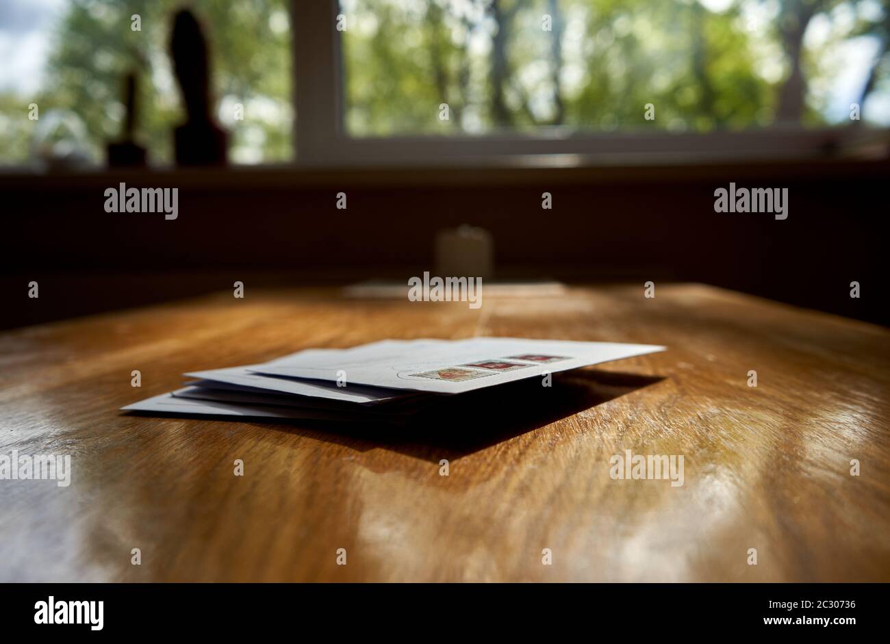 Bunch of envelopes on the table Stock Photo - Alamy