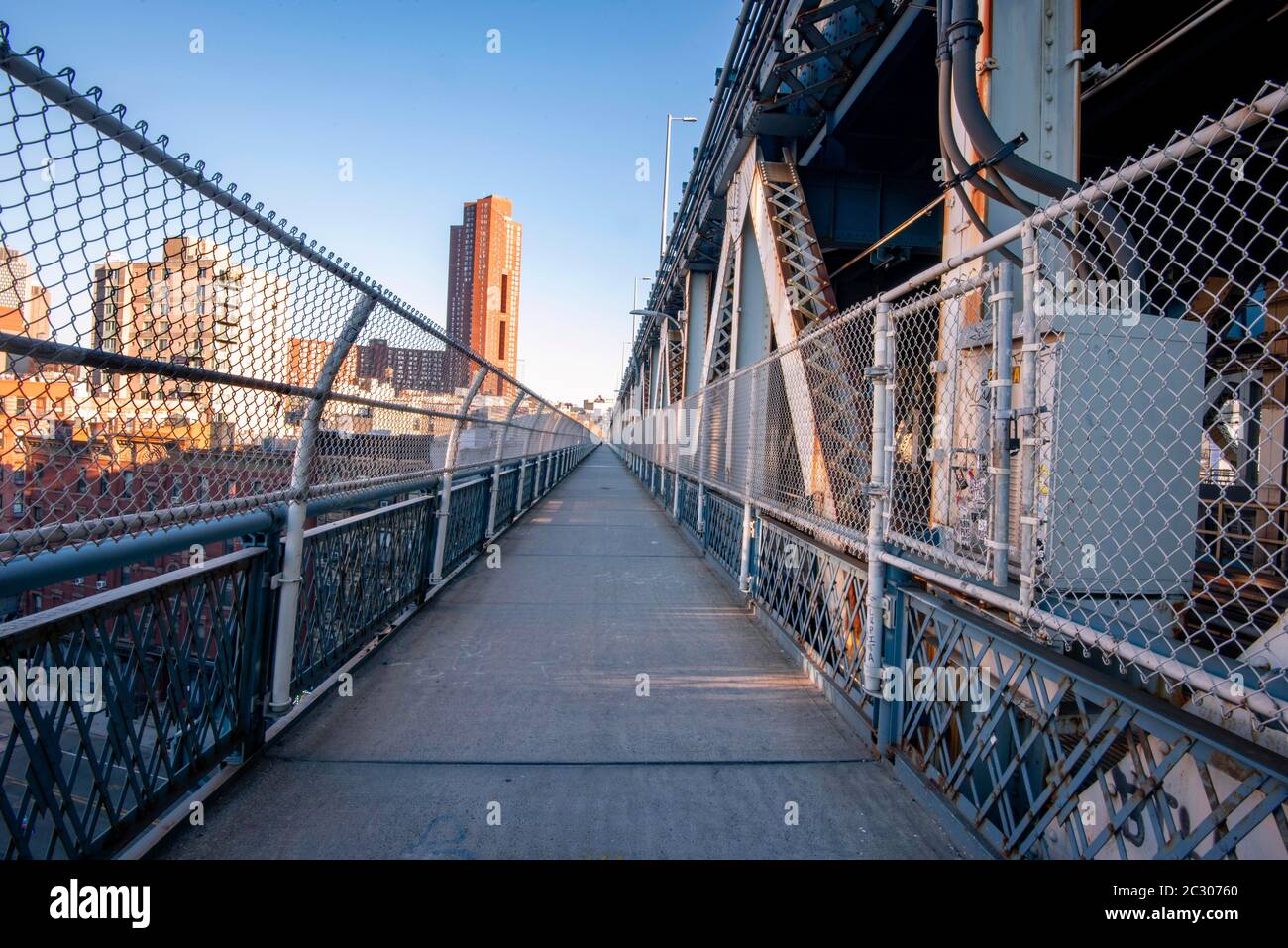 Manhattan suspension bridge across hi-res stock photography and images ...