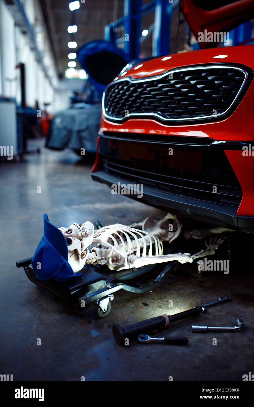 Car automobile automotive skeleton hi-res stock photography and images ...
