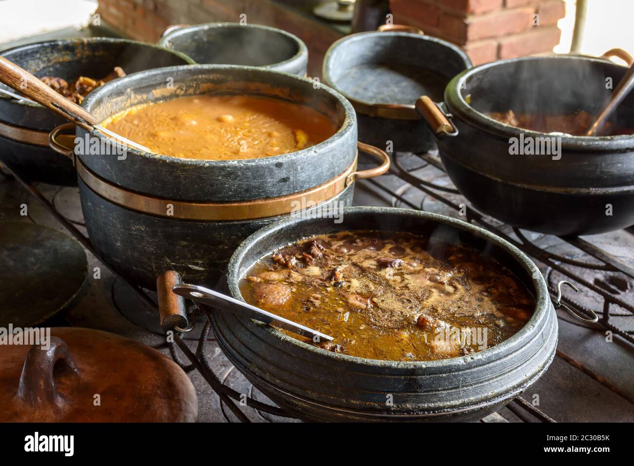 Old traditional farm hi-res stock photography and images - Alamy