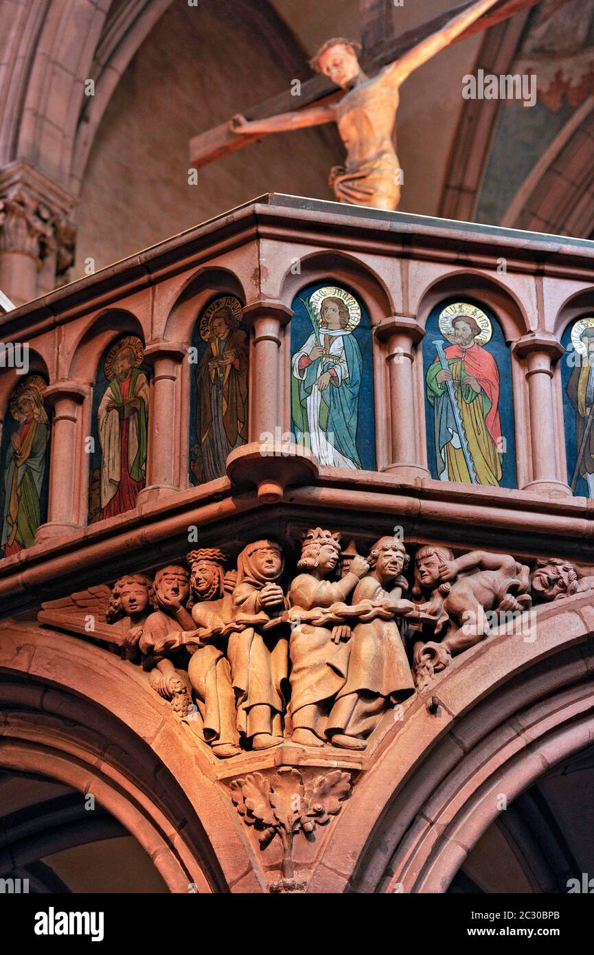 Romanesque stone church hi-res stock photography and images - Alamy