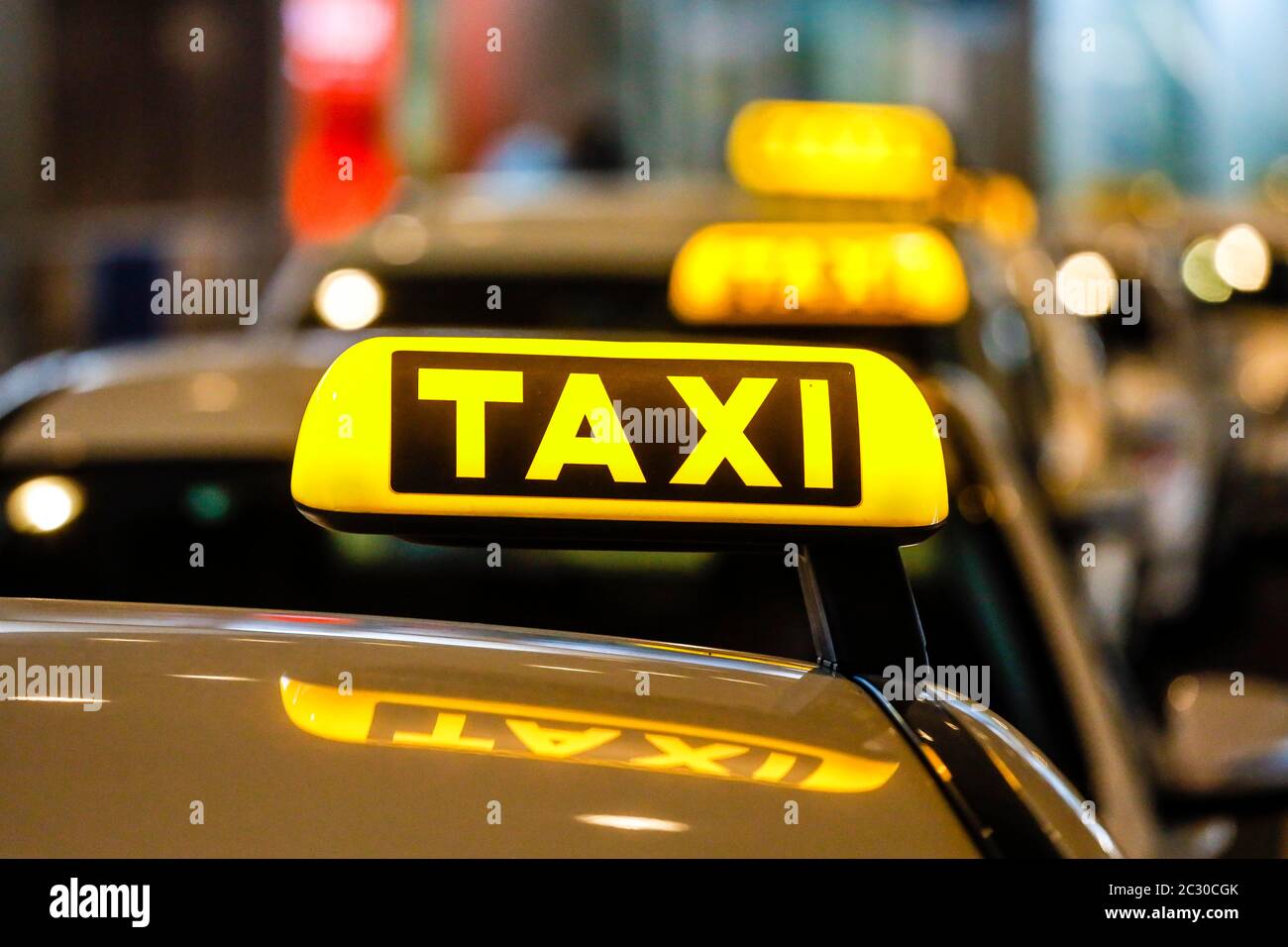 Taxi rank and airport hi-res stock photography and images - Alamy