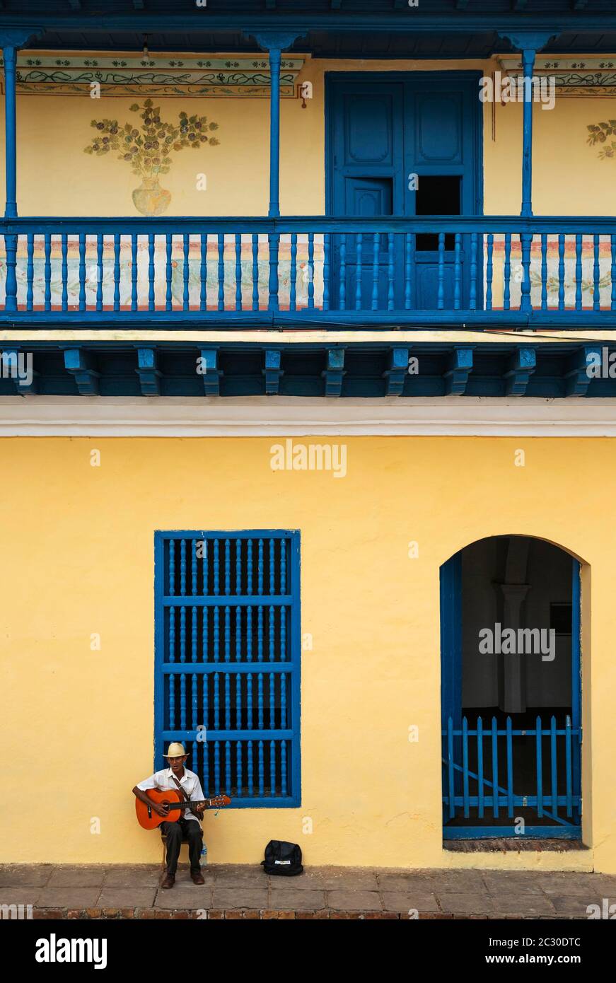 Restored colonial style building hi-res stock photography and images ...