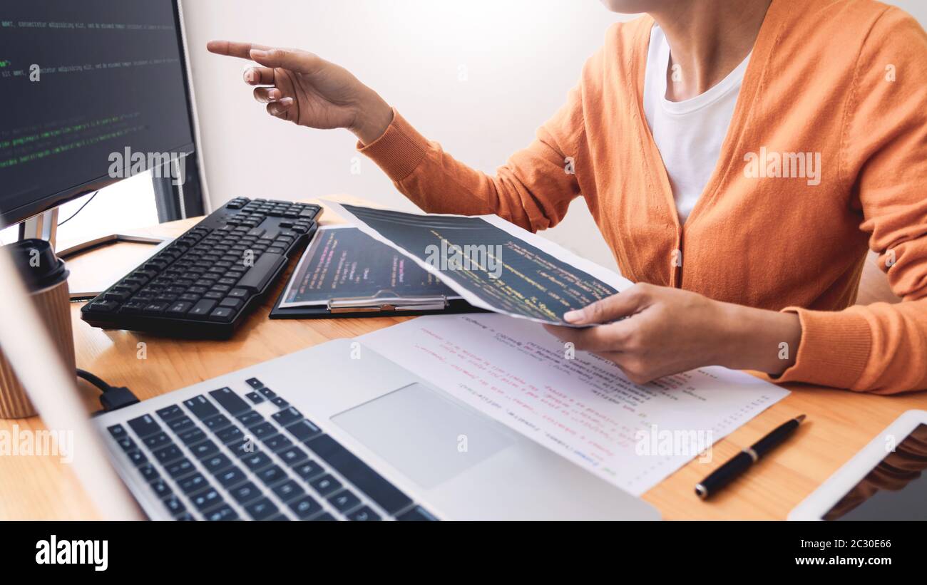 Compute programmer hi-res stock photography and images - Alamy
