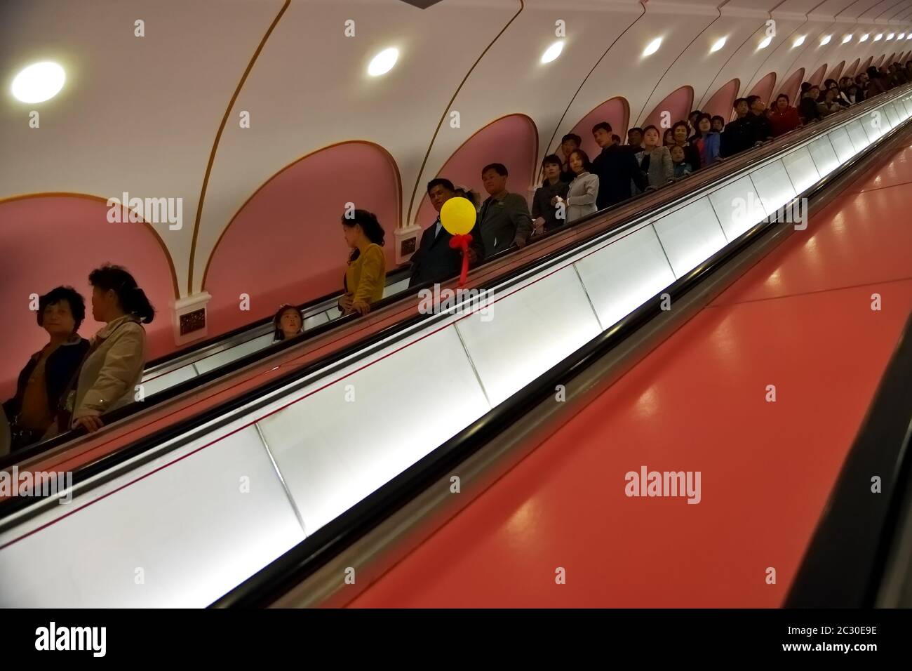 Man Down Escalator Metro Station High Resolution Stock Photography and ...