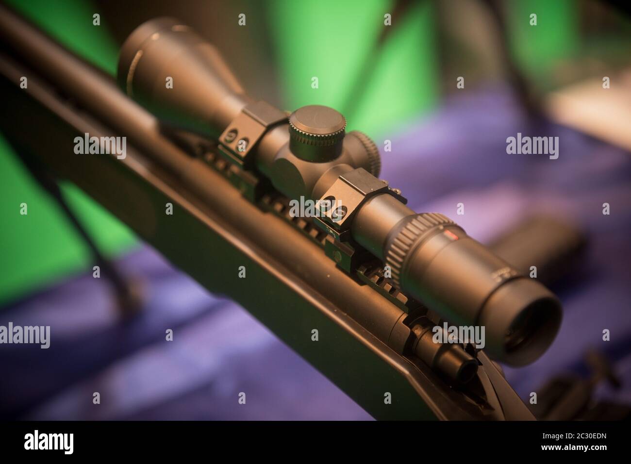 Close up shot of a rifle with scope Stock Photo - Alamy
