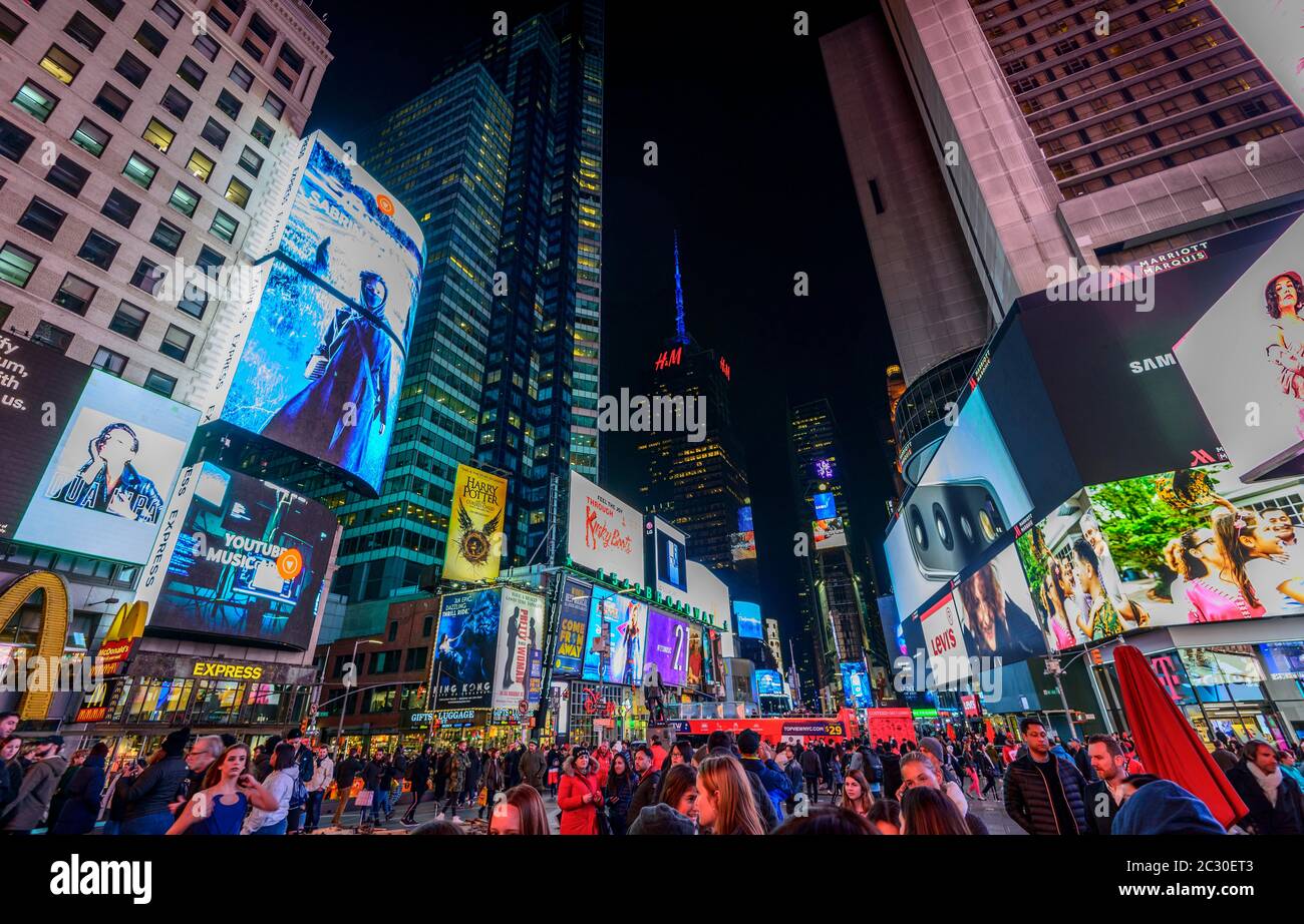 High rise times square hi-res stock photography and images - Alamy