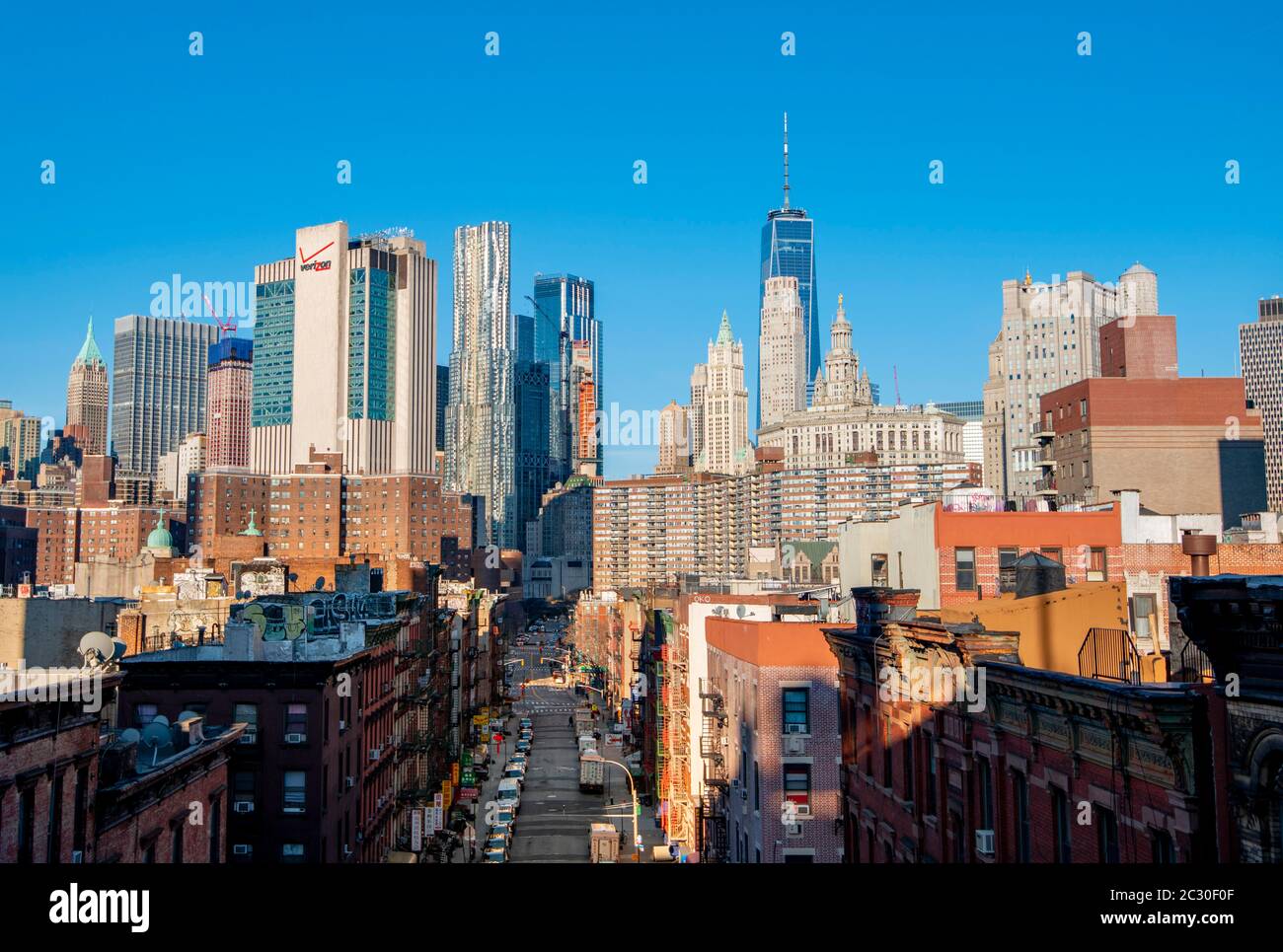 View from the Manhattan Bridge to the skyline of lower Manhattan ...