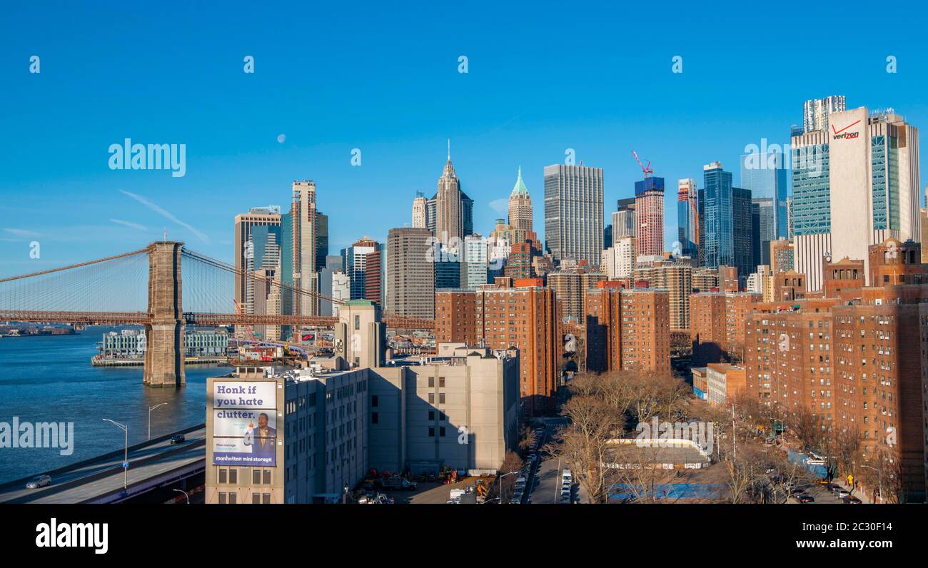 View from Manhattan Bridge to the skyline of Lower Manhattan and ...