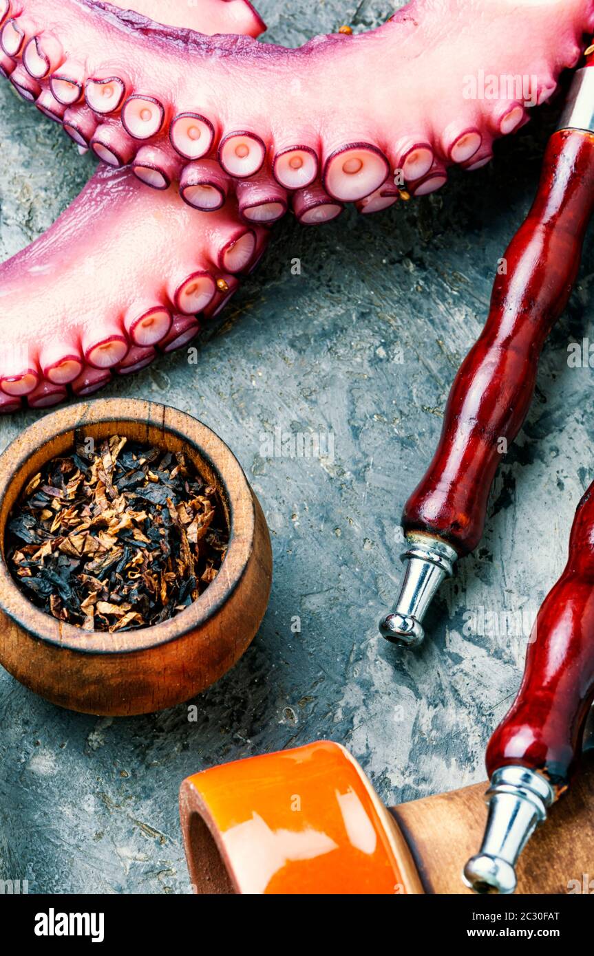 Details of hookah and smoking tobacco.Smoking hookah for relaxation ...
