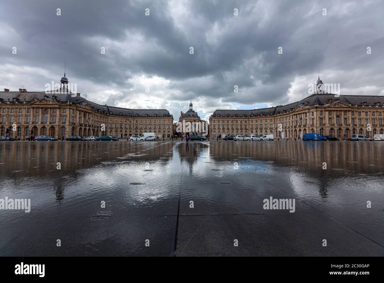 Water Mirror, Le Miroir d'eau, the world's largest reflecting pool ...