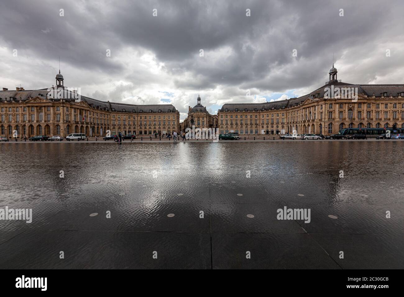 Water Mirror, Le Miroir d'eau, the world's largest reflecting pool ...
